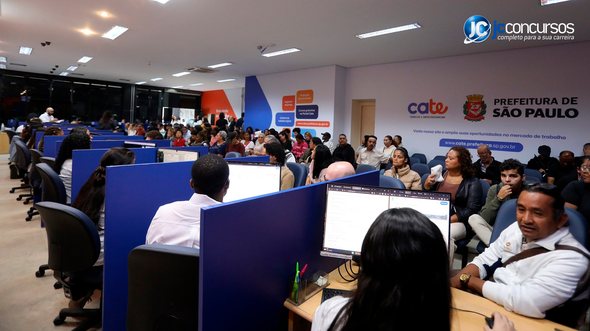 Seletivo da Prefeitura SP oferta 2 mil vagas com salários de até R$ 5.5 mil